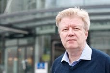 Roger Säljö - Hybrid minds and sources of knowing: the sociomaterial ...