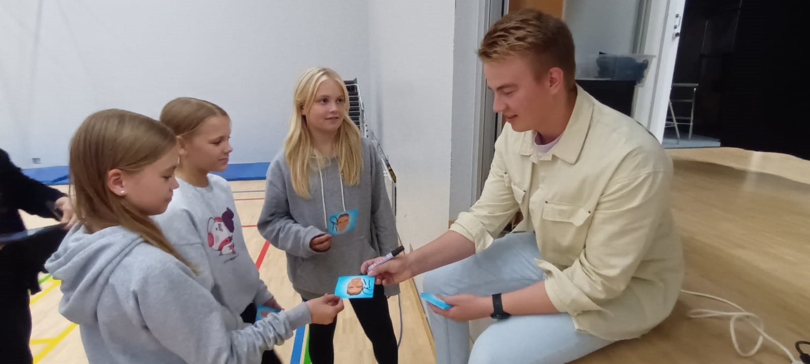 "Olet superi, just tollasena, kun olet." | Rauman normaalikoulu